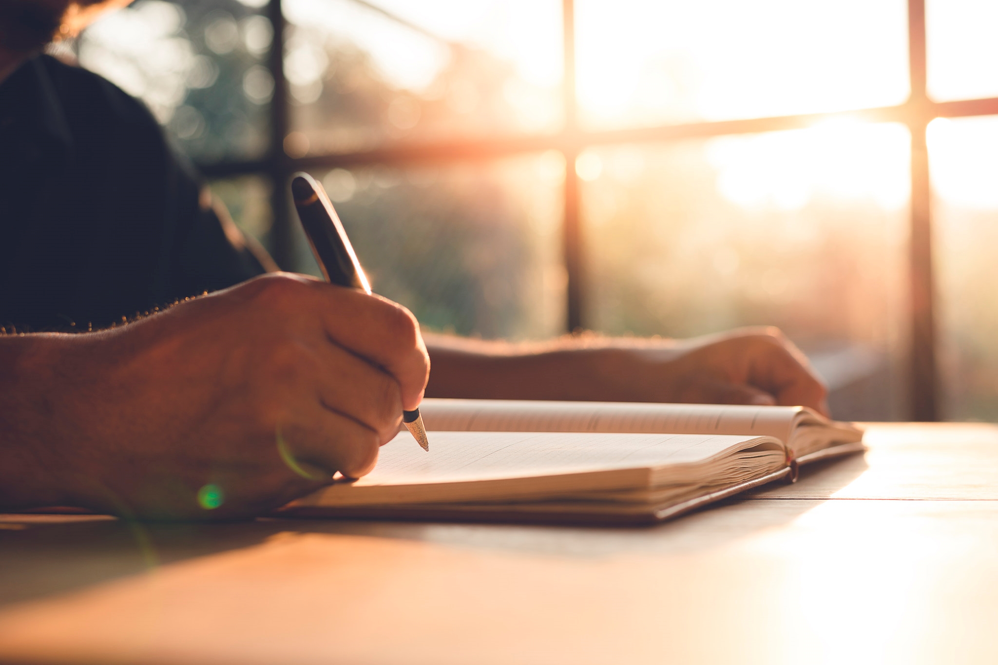 Top 10 bøger man skal læse | Se de mest populære bøger her